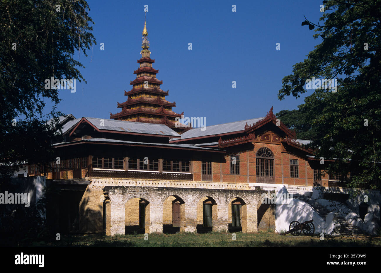 The Royal Throne Audience Hall of the nineteenth-century Shan Palace at ...