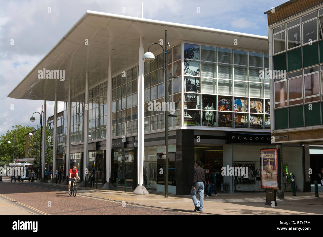 Crawley high street hi-res stock photography and images - Alamy