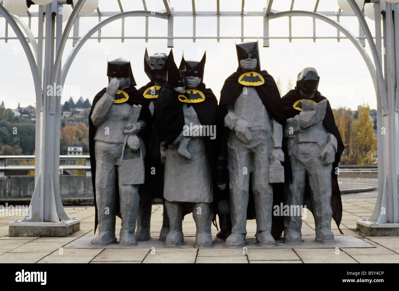 Fremont statues Waiting for the Interurban Artist Richard Beyer with ...