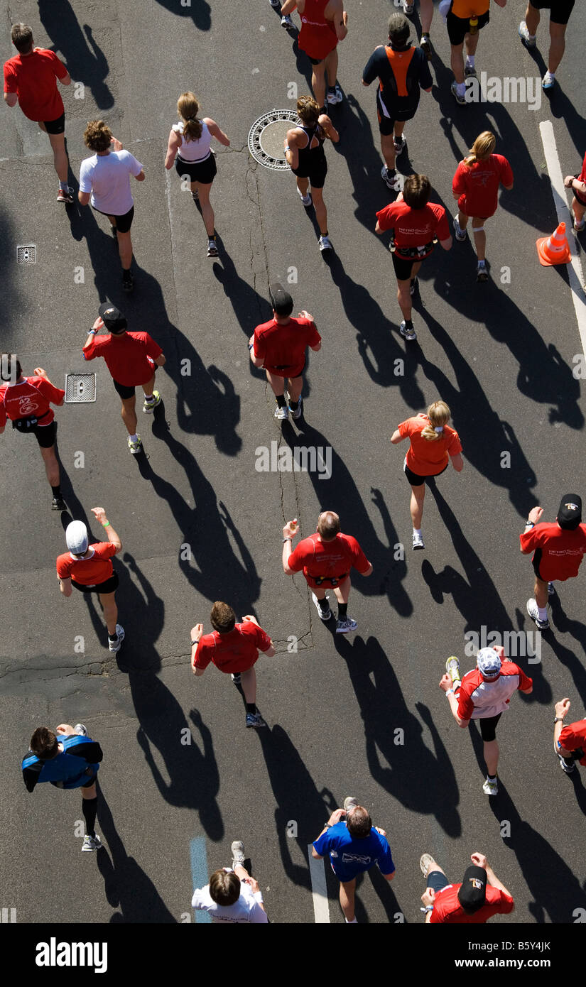 Marathon Runners seen from above Stock Photo - Alamy