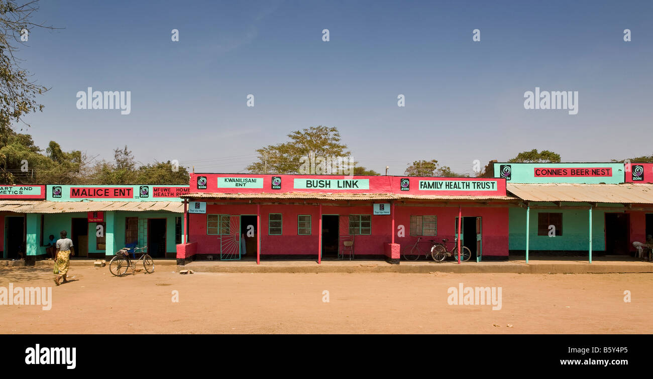 Village mfuwe in south luangwa hi-res stock photography and images - Alamy