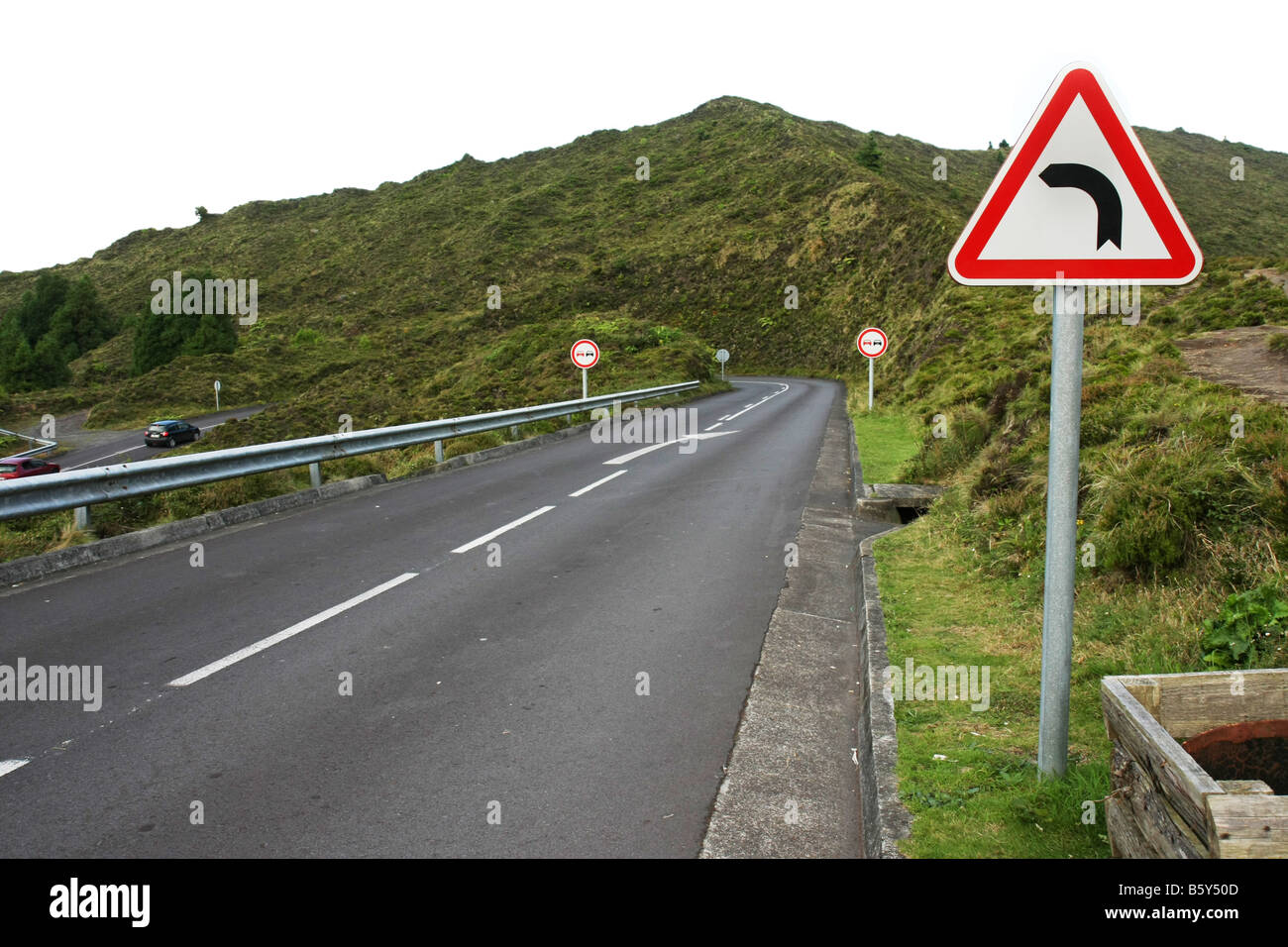 Road signs near the Fire lake - Lagoa do Fogo, São Miguel, Azores ...