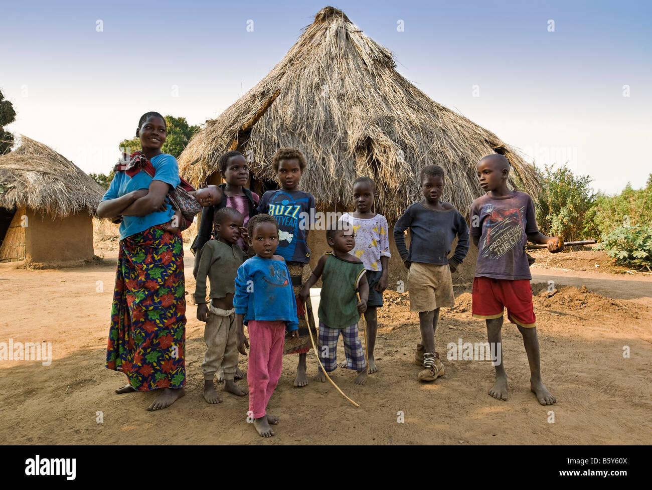 Poor family africa hi-res stock photography and images - Alamy