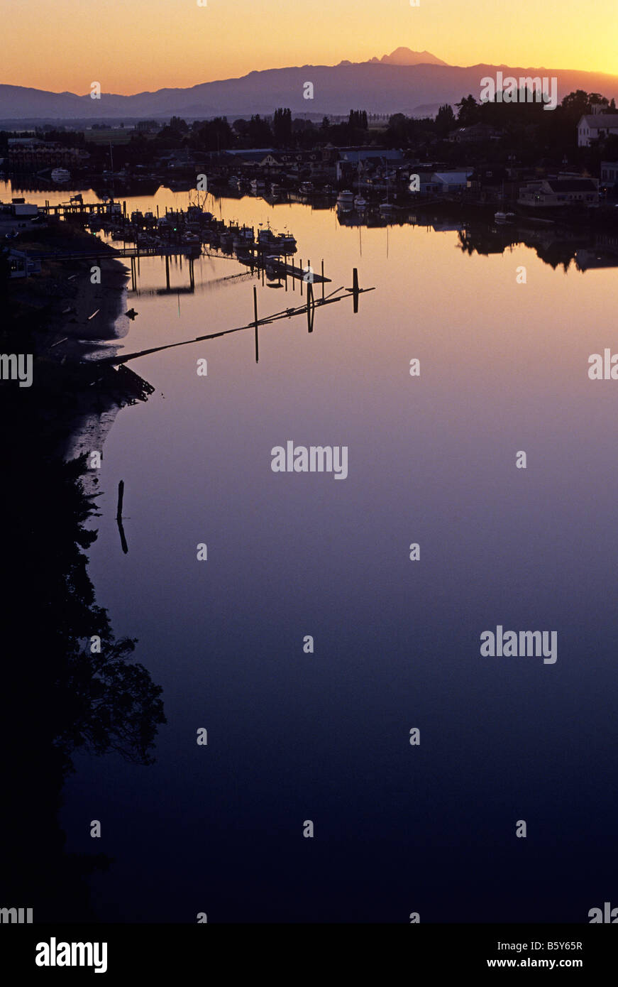 Downtown city small local water hi-res stock photography and images - Alamy