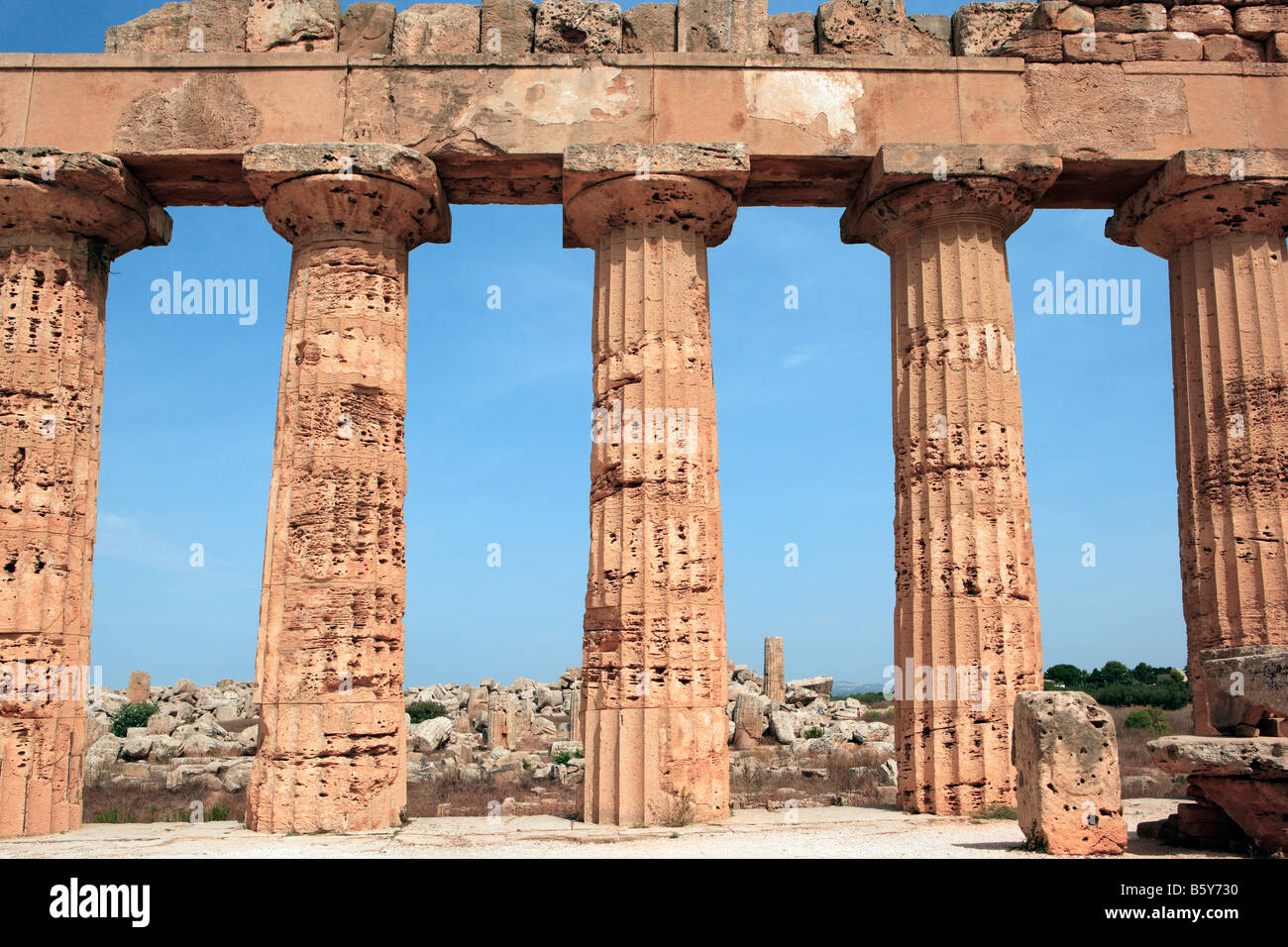 Temple E, Eastern Hill, Selinunte, Sicily Stock Photo - Alamy