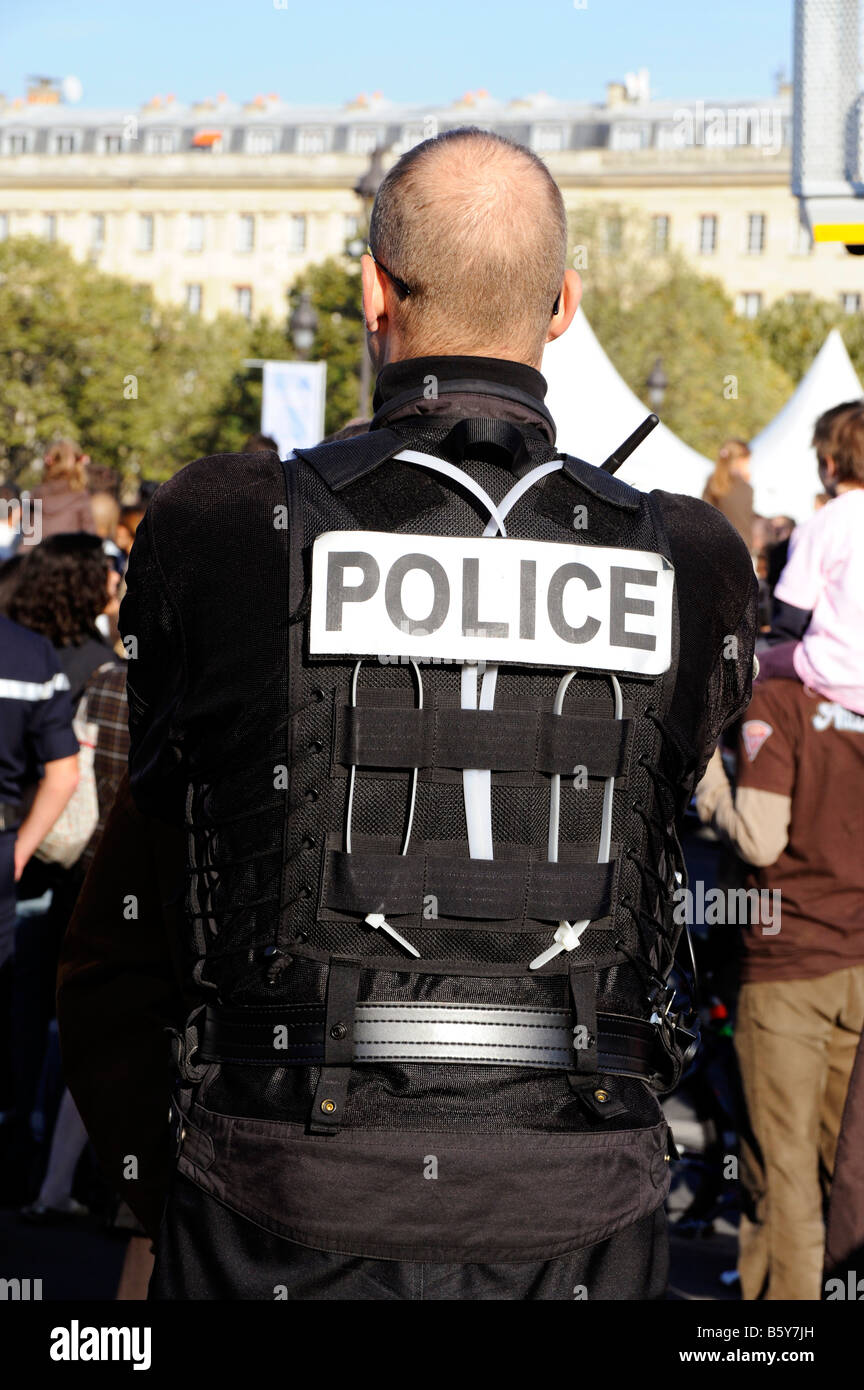 French policeman Paris France Stock Photo - Alamy