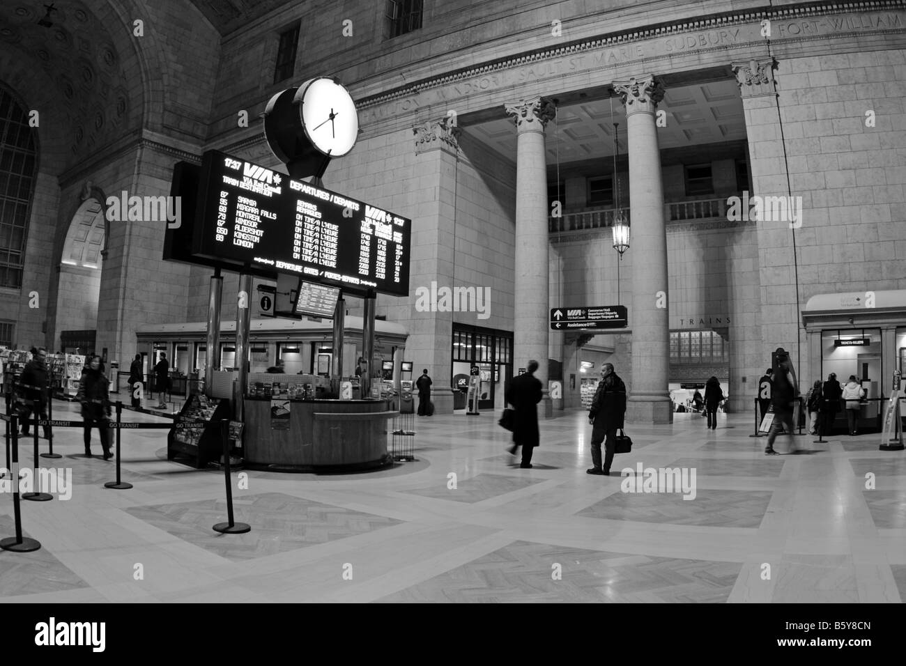 Toronto union station interior hi-res stock photography and images - Alamy