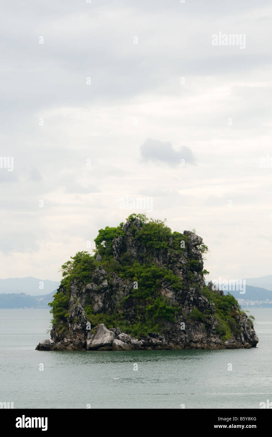 Islet in the bay hi-res stock photography and images - Alamy