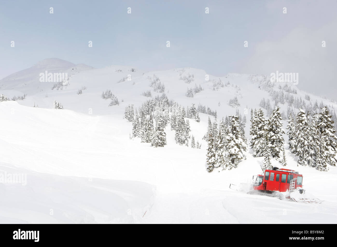 Tour snowcat hi-res stock photography and images - Alamy