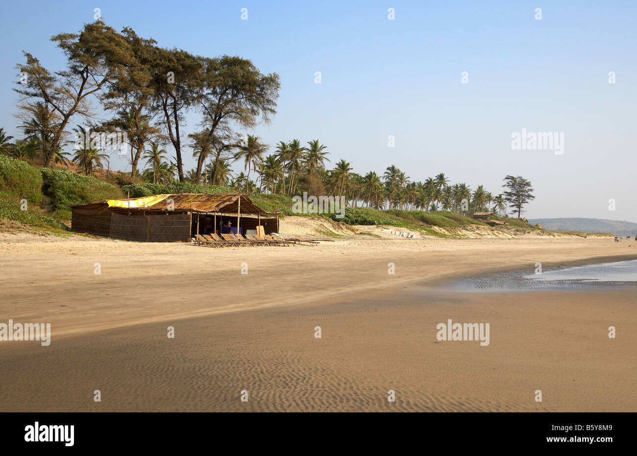 Beach shack hi-res stock photography and images - Alamy