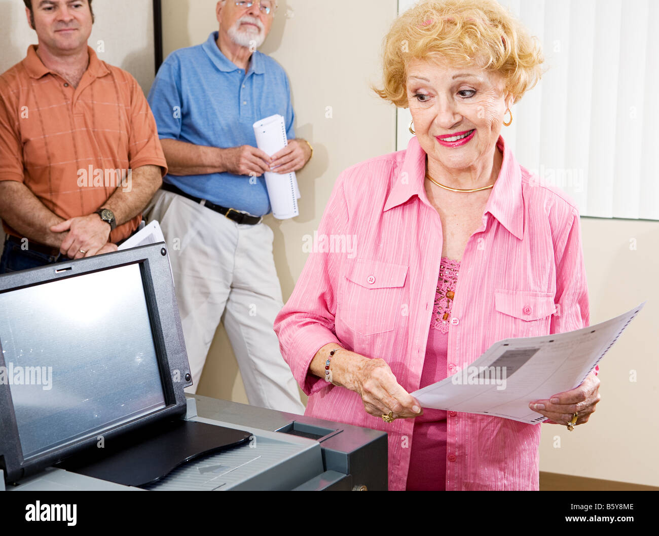 An electronic voting machine man hi-res stock photography and images ...