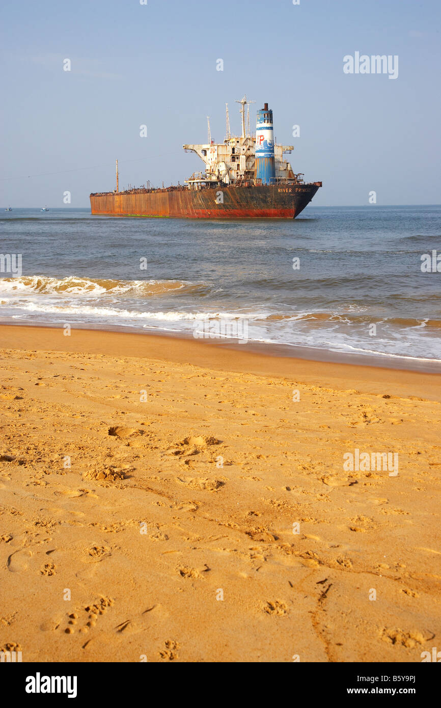 River Princess Grounded Iron Ore Ship, Goa, India Stock Photo - Alamy