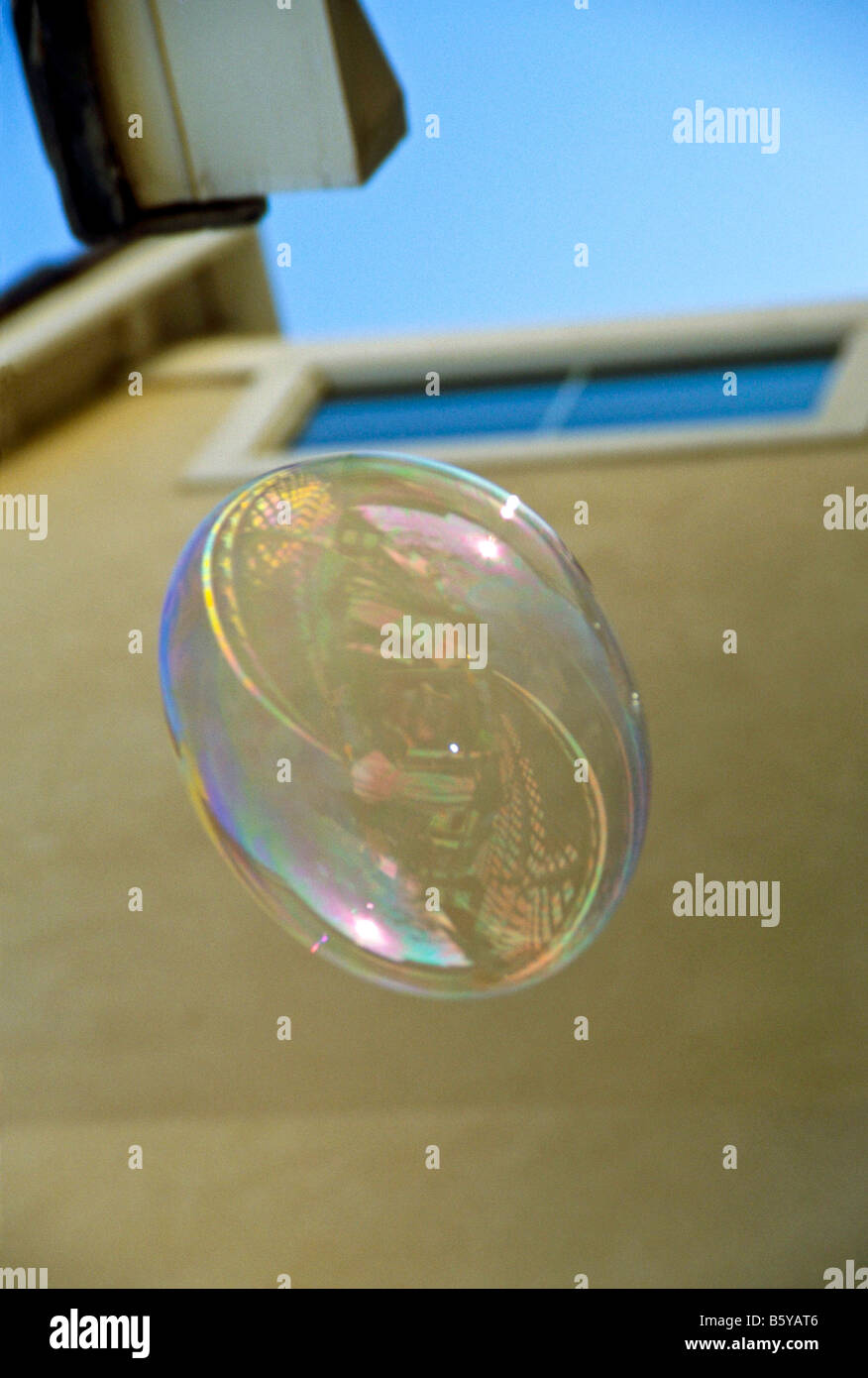 Suspend hi-res stock photography and images - Alamy