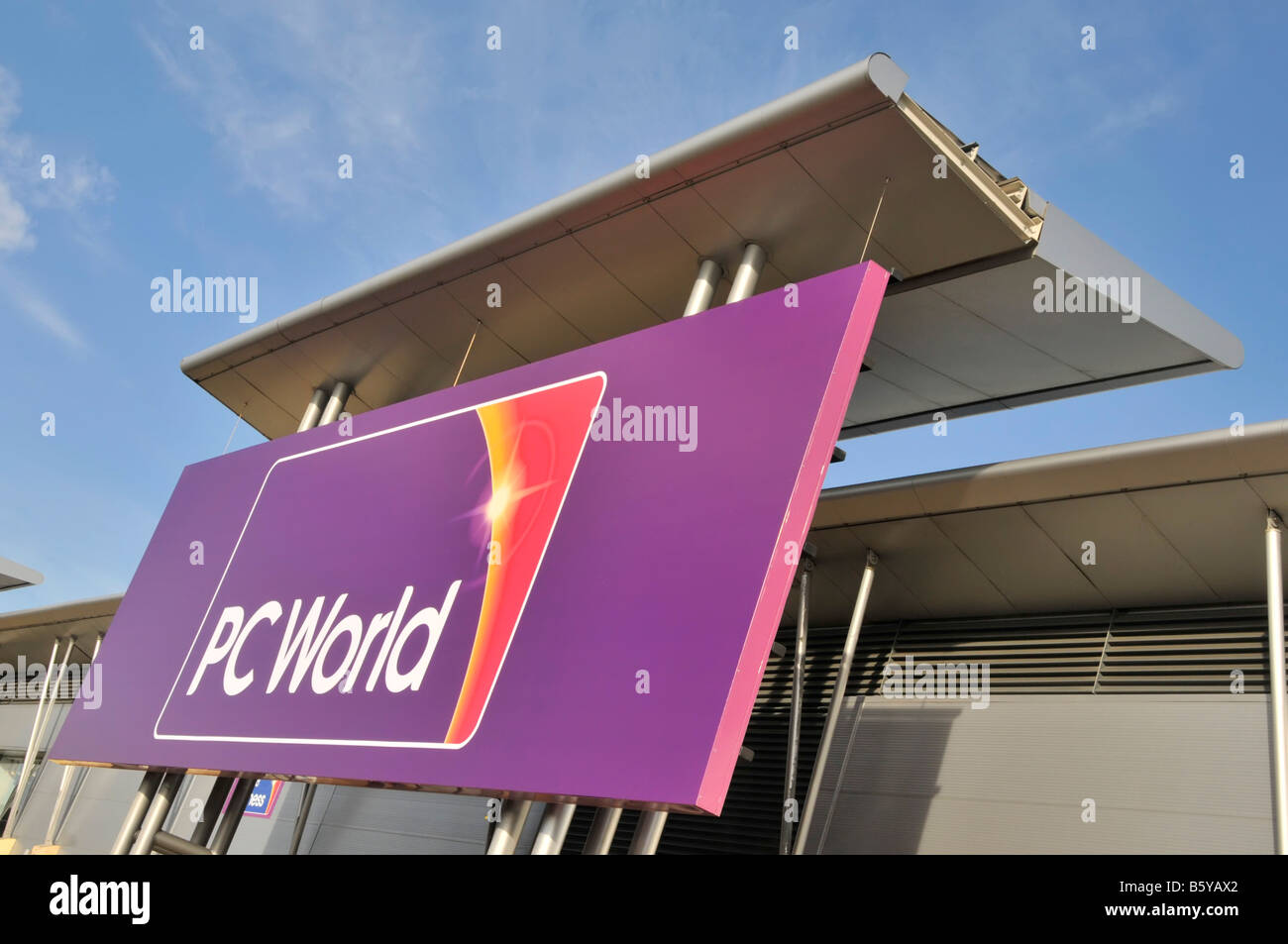 Sign pc world computer superstore hi-res stock photography and images ...