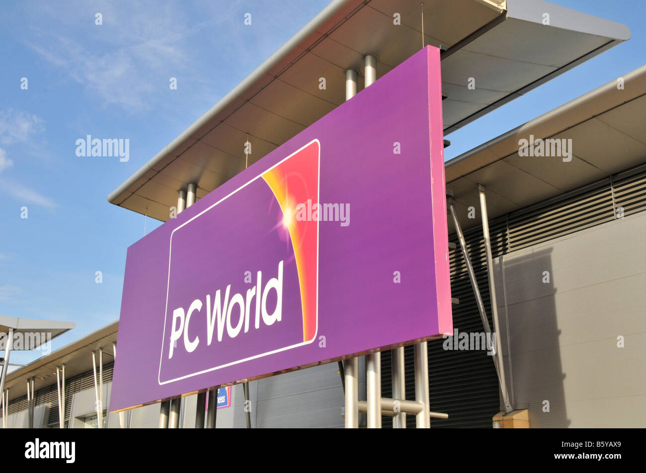 Sign pc world computer superstore hi-res stock photography and images ...