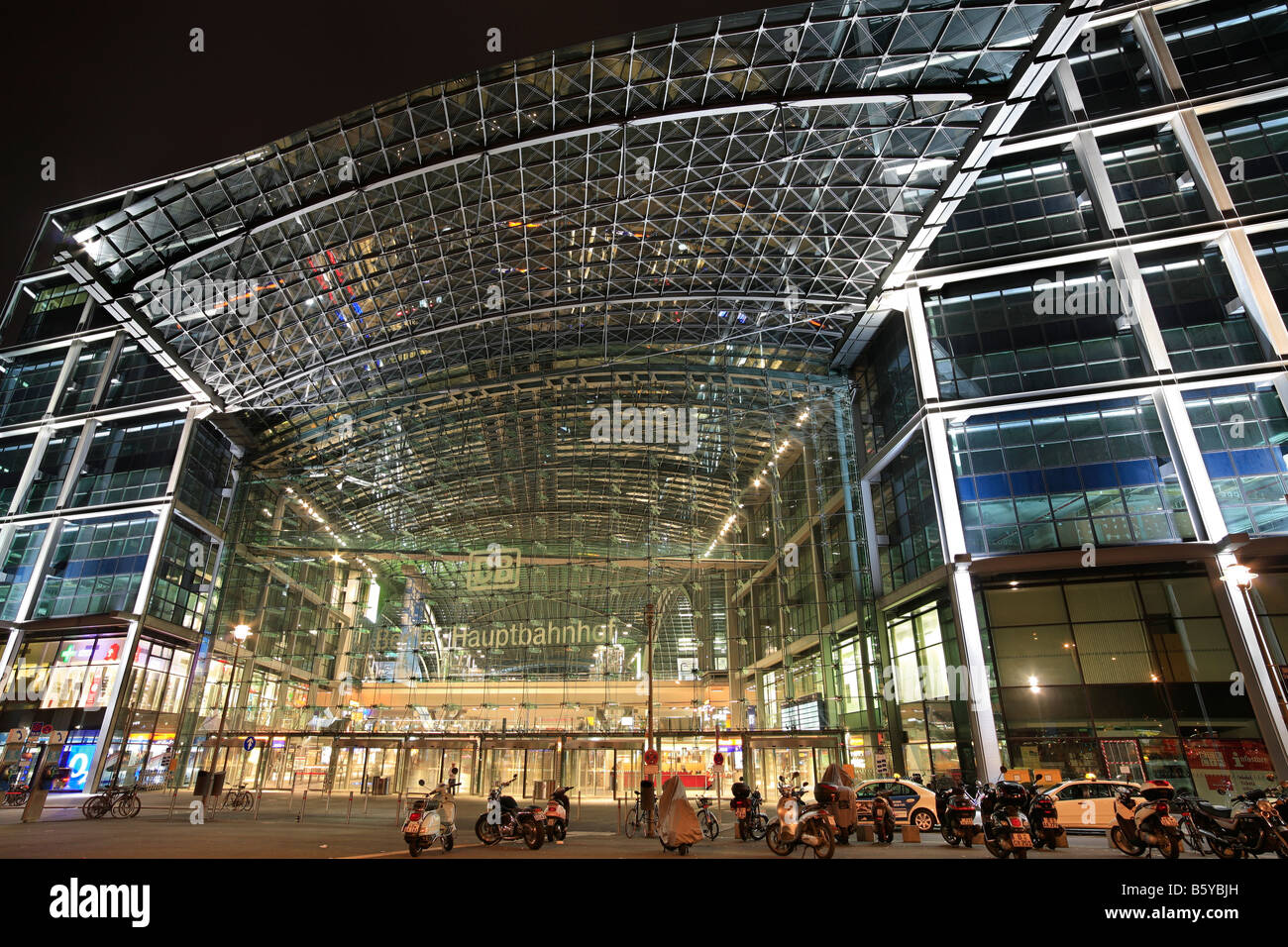 Berlin railway hi-res stock photography and images - Alamy