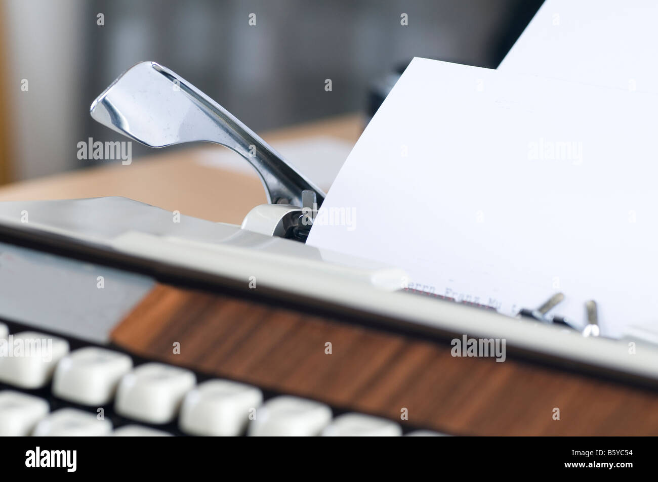 Typing typewriter paperwork hi-res stock photography and images - Alamy