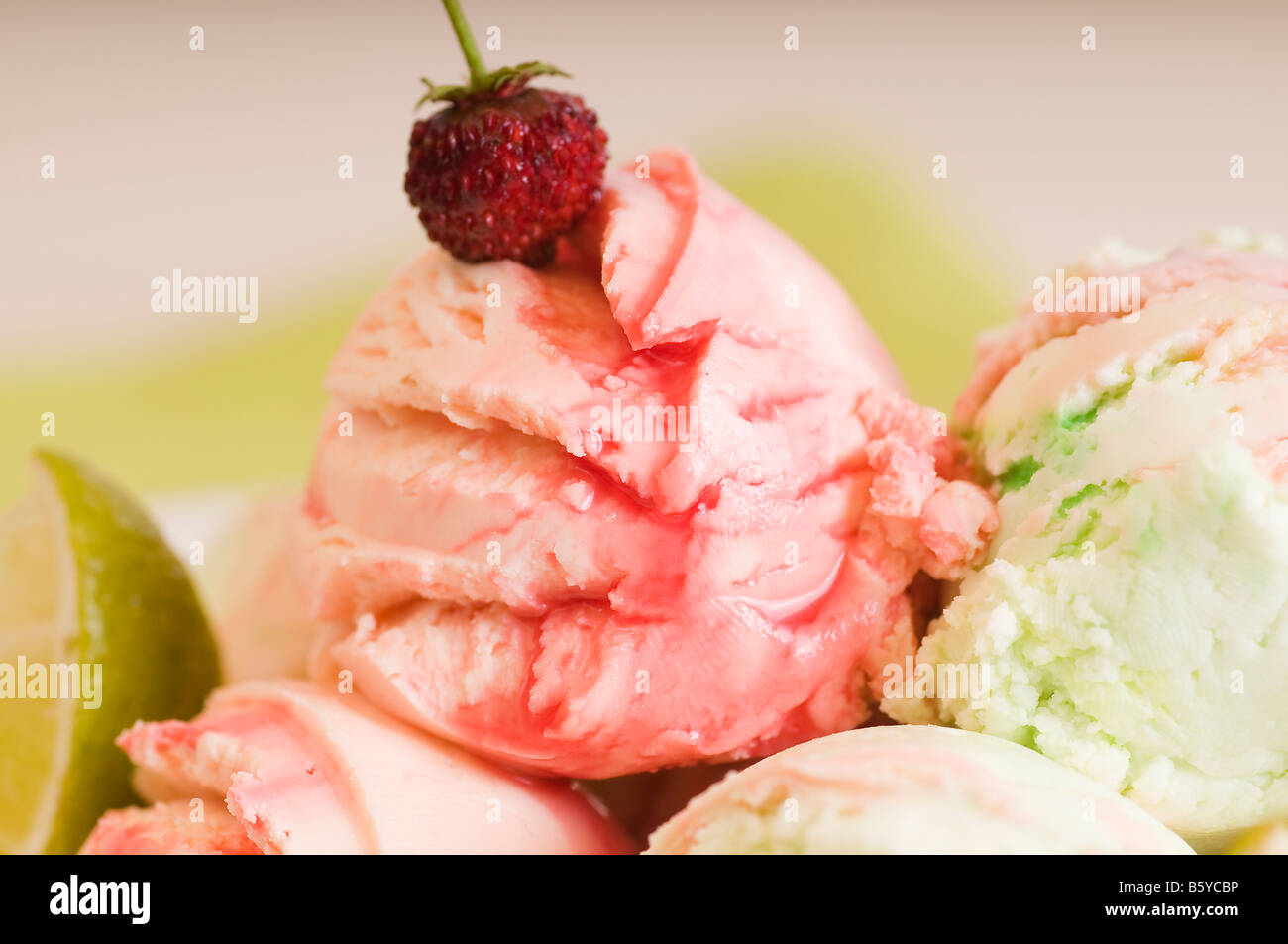 Ice cream served on plates Stock Photo - Alamy