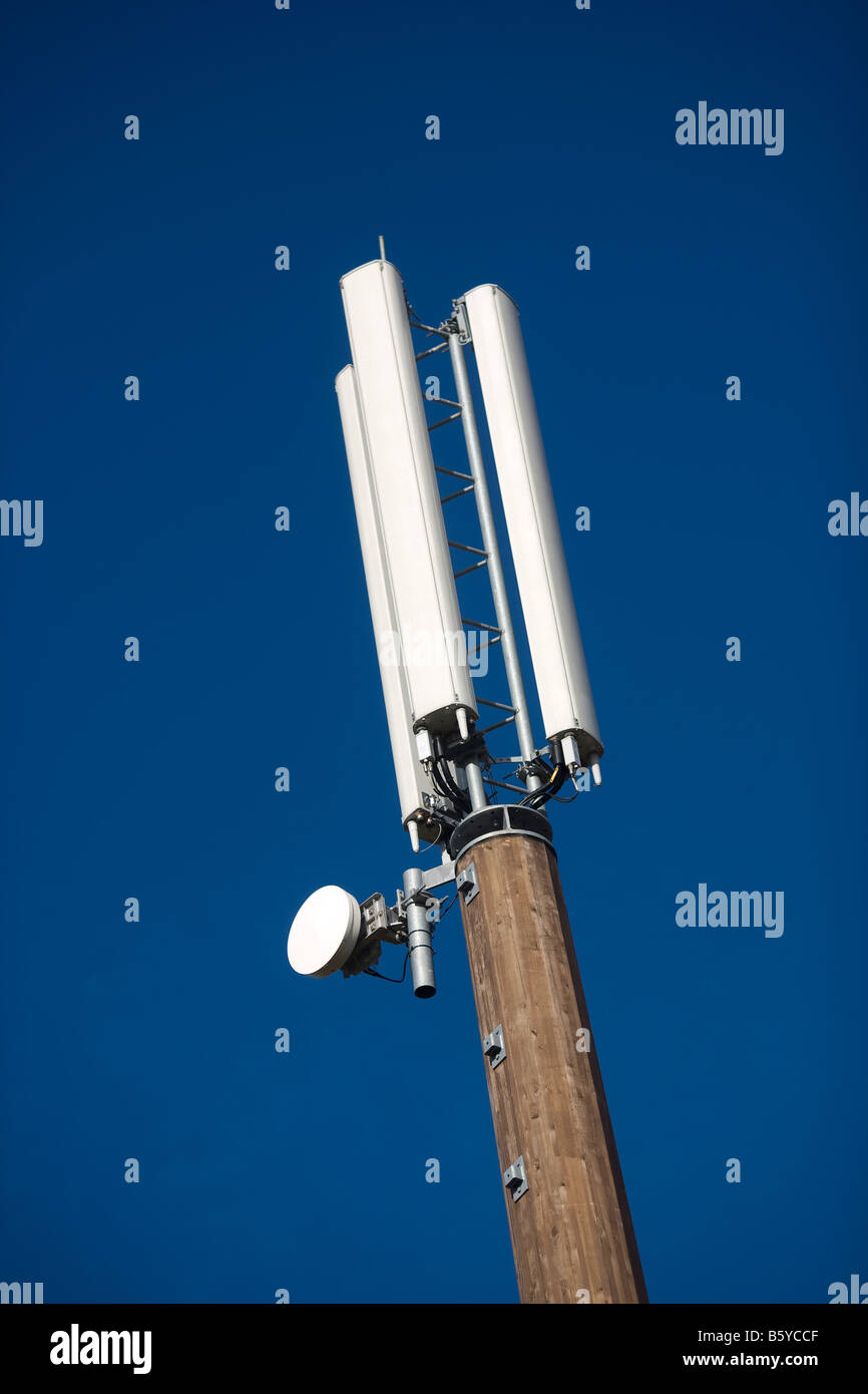 Phone mast in hi-res stock photography and images - Alamy