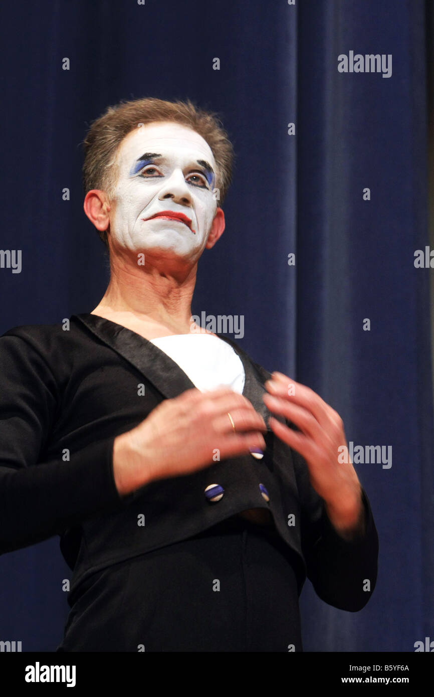 Mime theater hi-res stock photography and images - Alamy