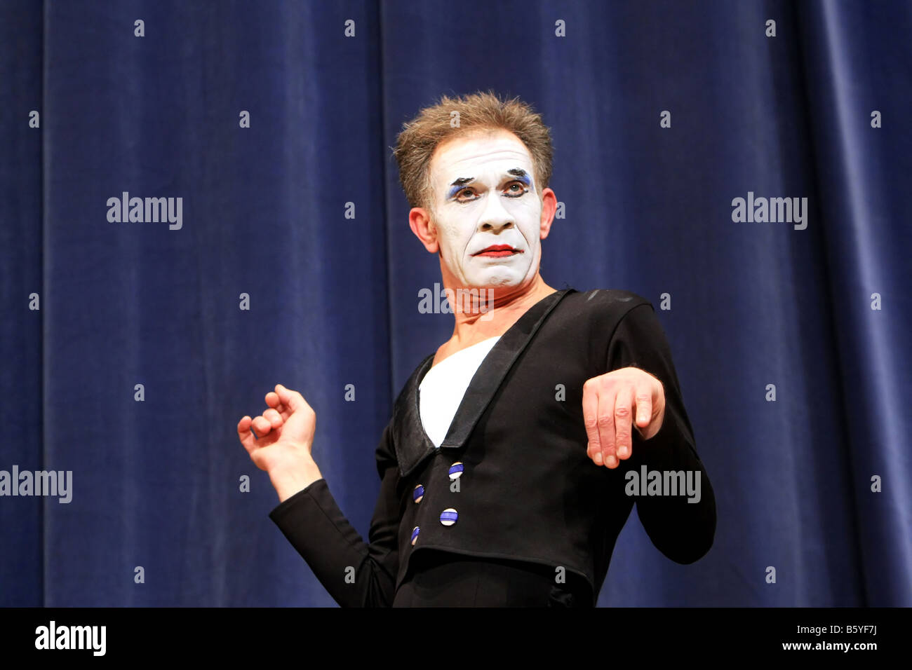 Fun mime hi-res stock photography and images - Alamy