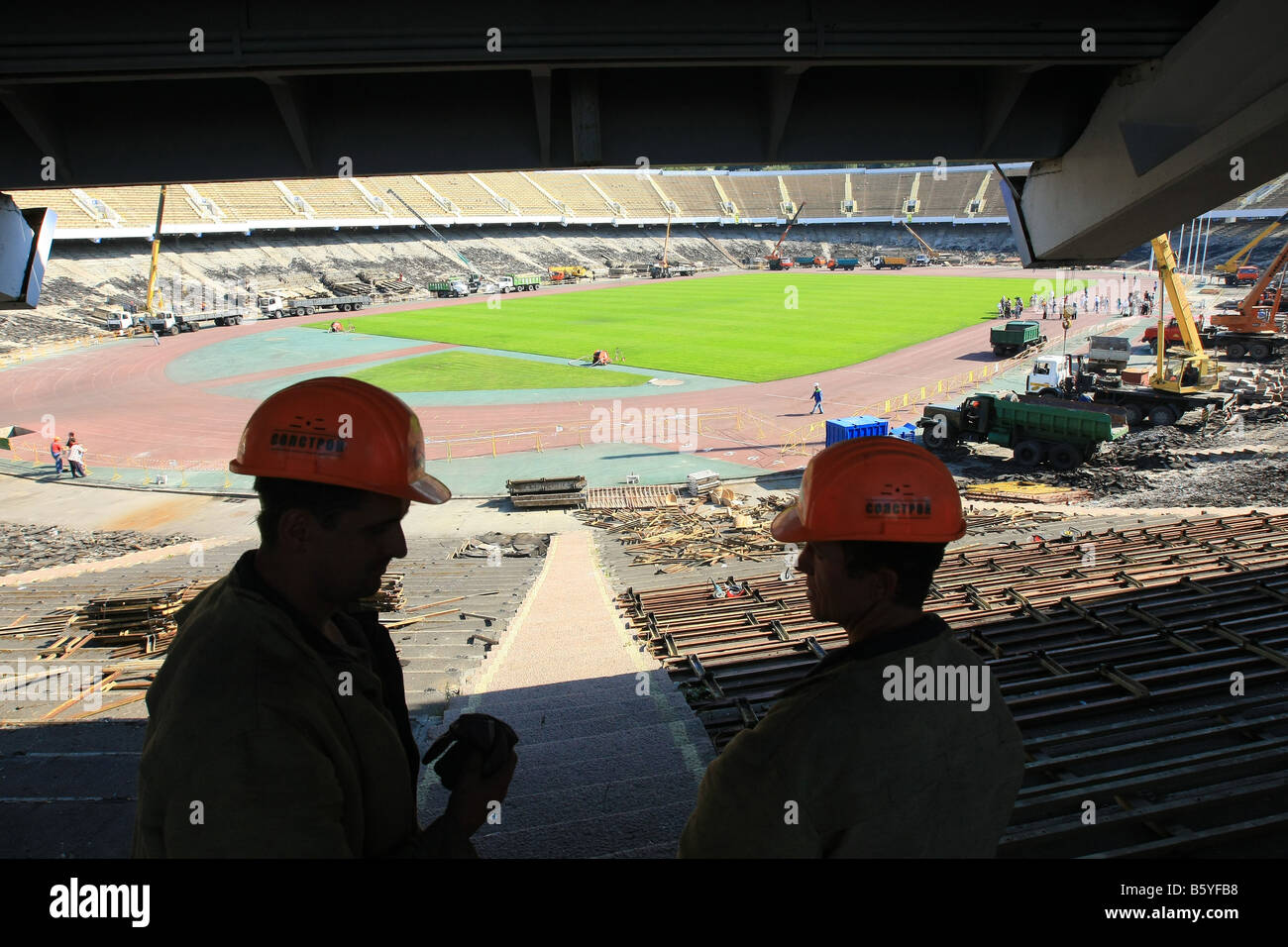 Sport football crane hi-res stock photography and images - Alamy