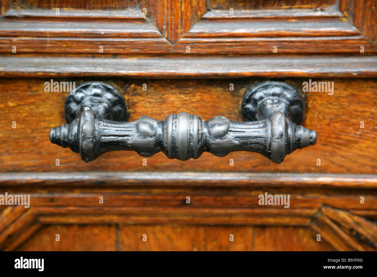 Old metal handle Stock Photo - Alamy