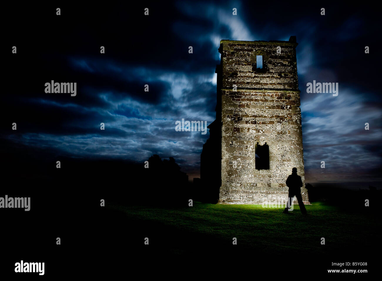 Knowlton church and neolithic henge hi-res stock photography and images ...