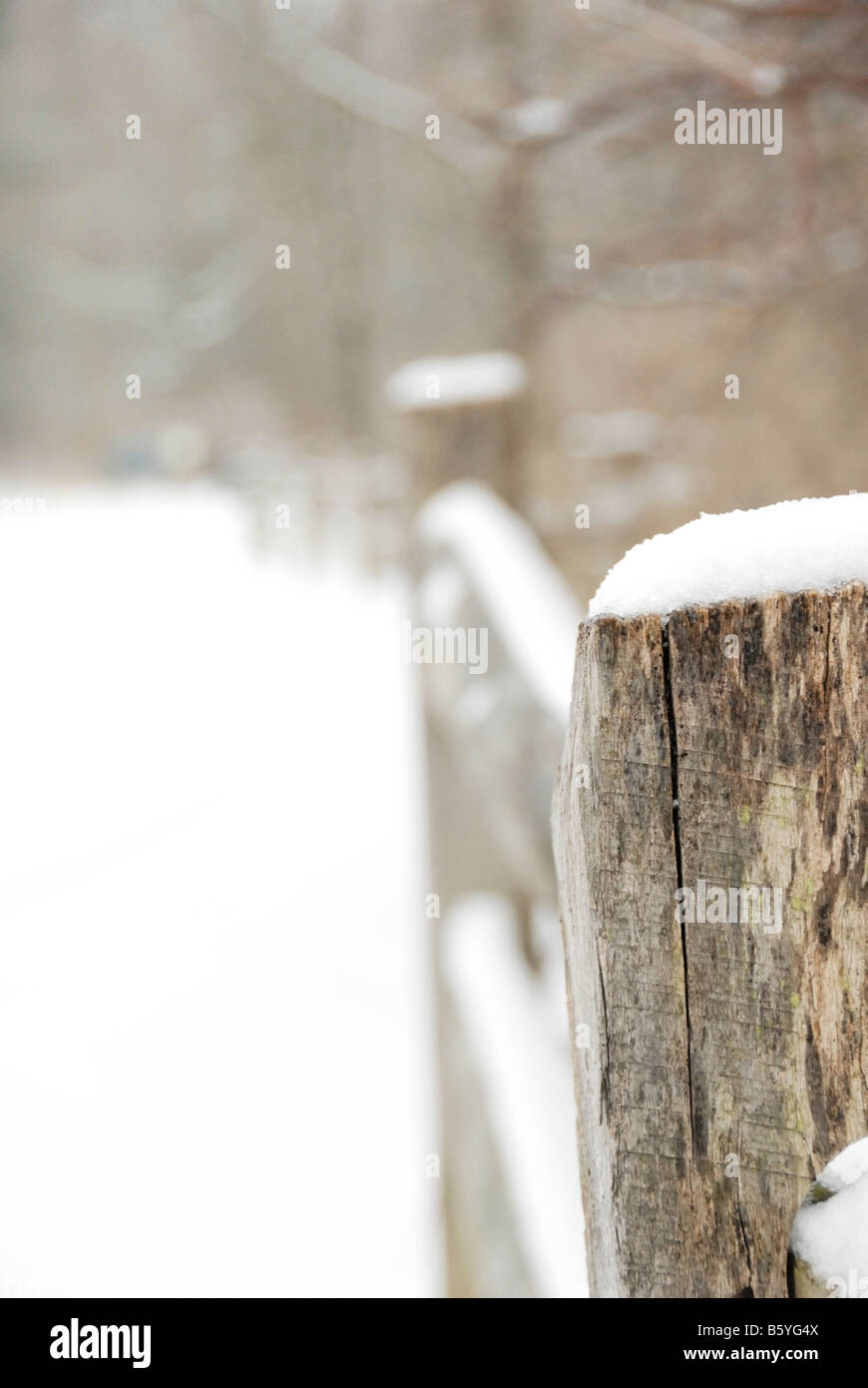 Split rail fence with snow hi-res stock photography and images - Alamy