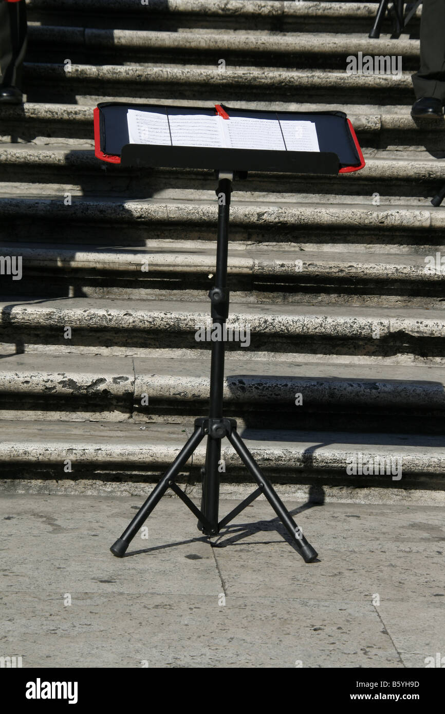 sheet music stand on spanish steps in rome Stock Photo - Alamy
