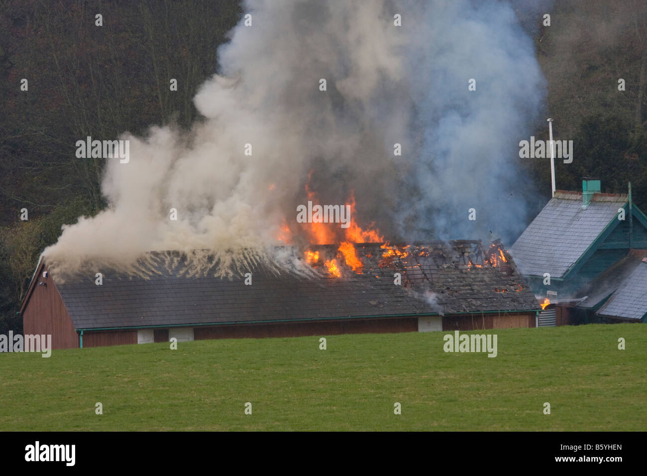 Fire building hi-res stock photography and images - Alamy