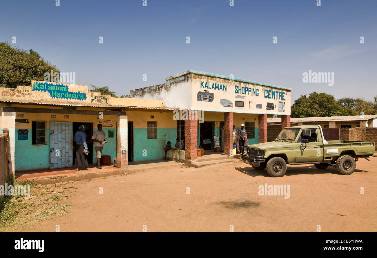 Village mfuwe in south luangwa hi-res stock photography and images - Alamy