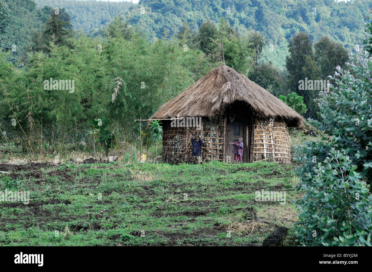 Poor hut hi-res stock photography and images - Alamy