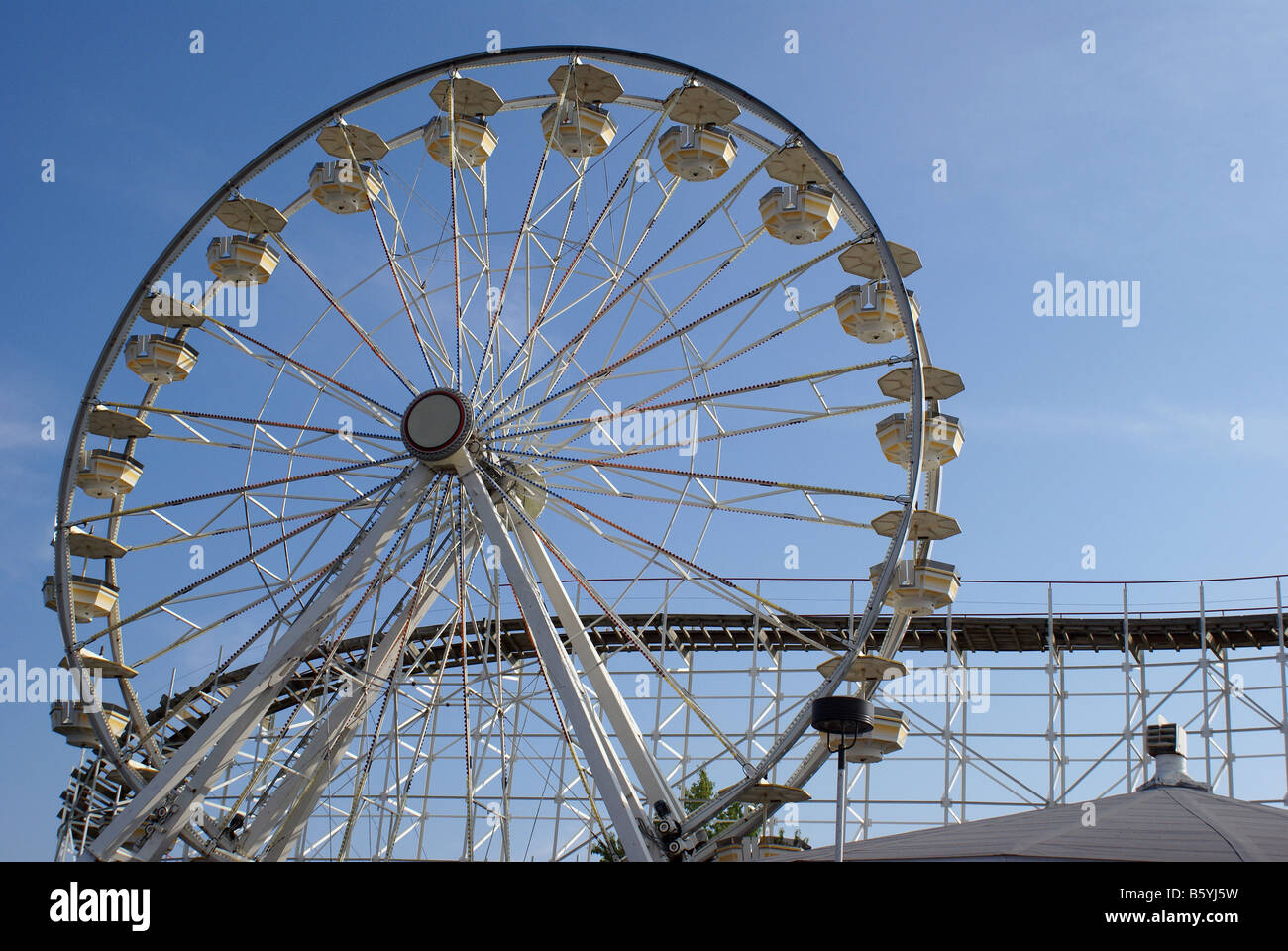 Ferris wheel seat hi-res stock photography and images - Alamy