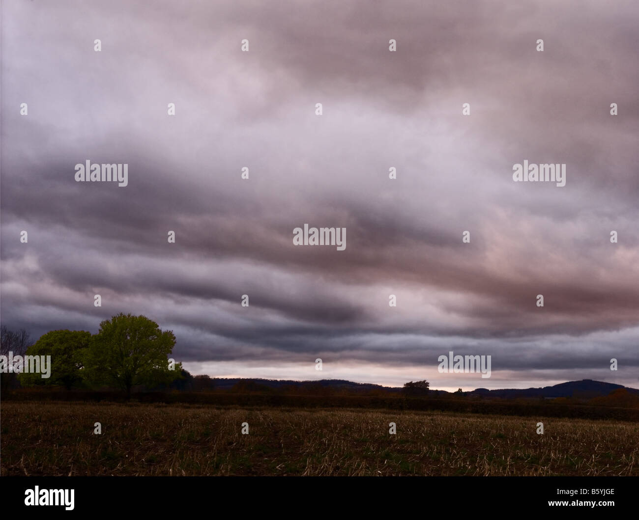 A low and colourful sky Stock Photo - Alamy