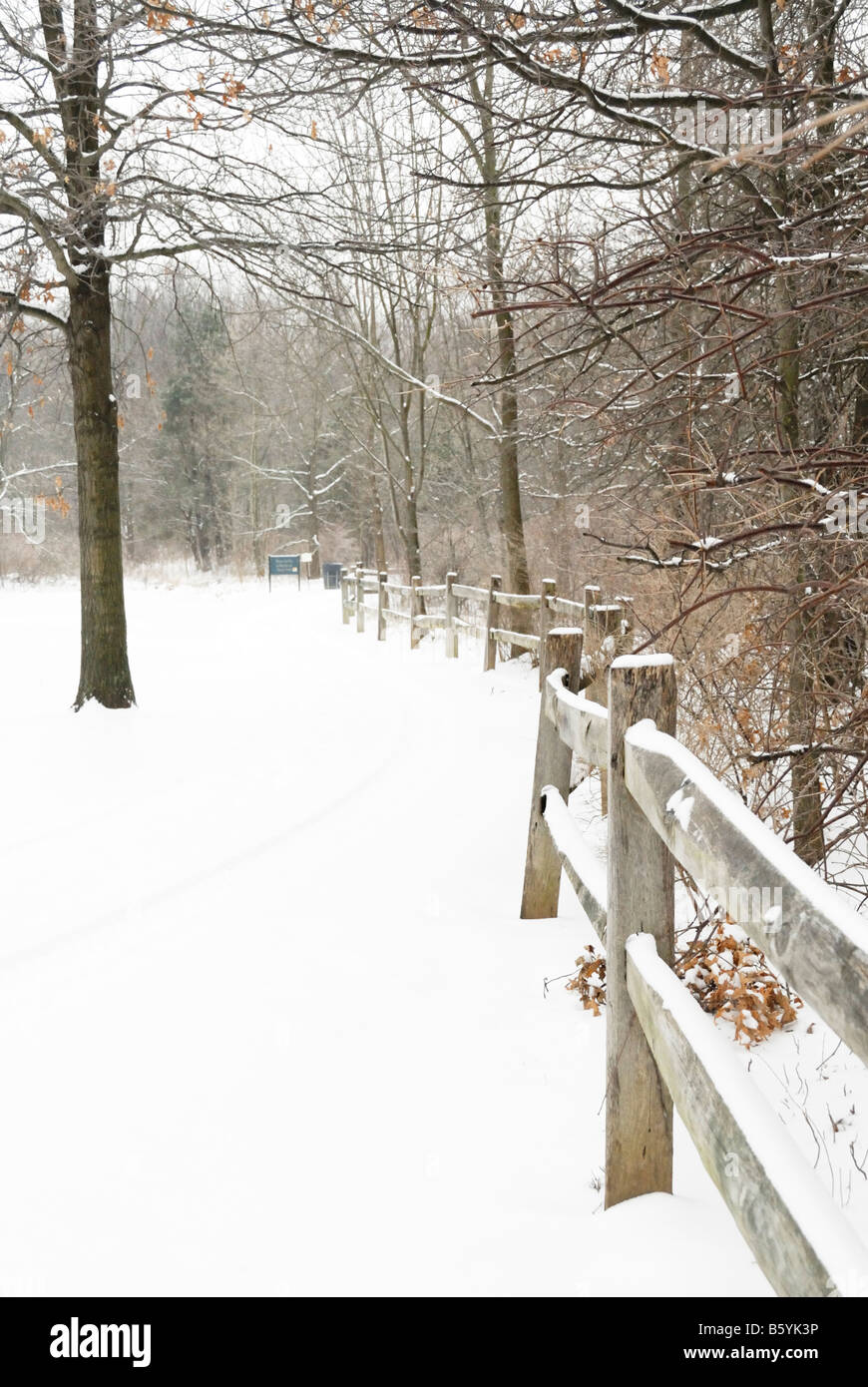 Split rail fence with snow hi-res stock photography and images - Alamy