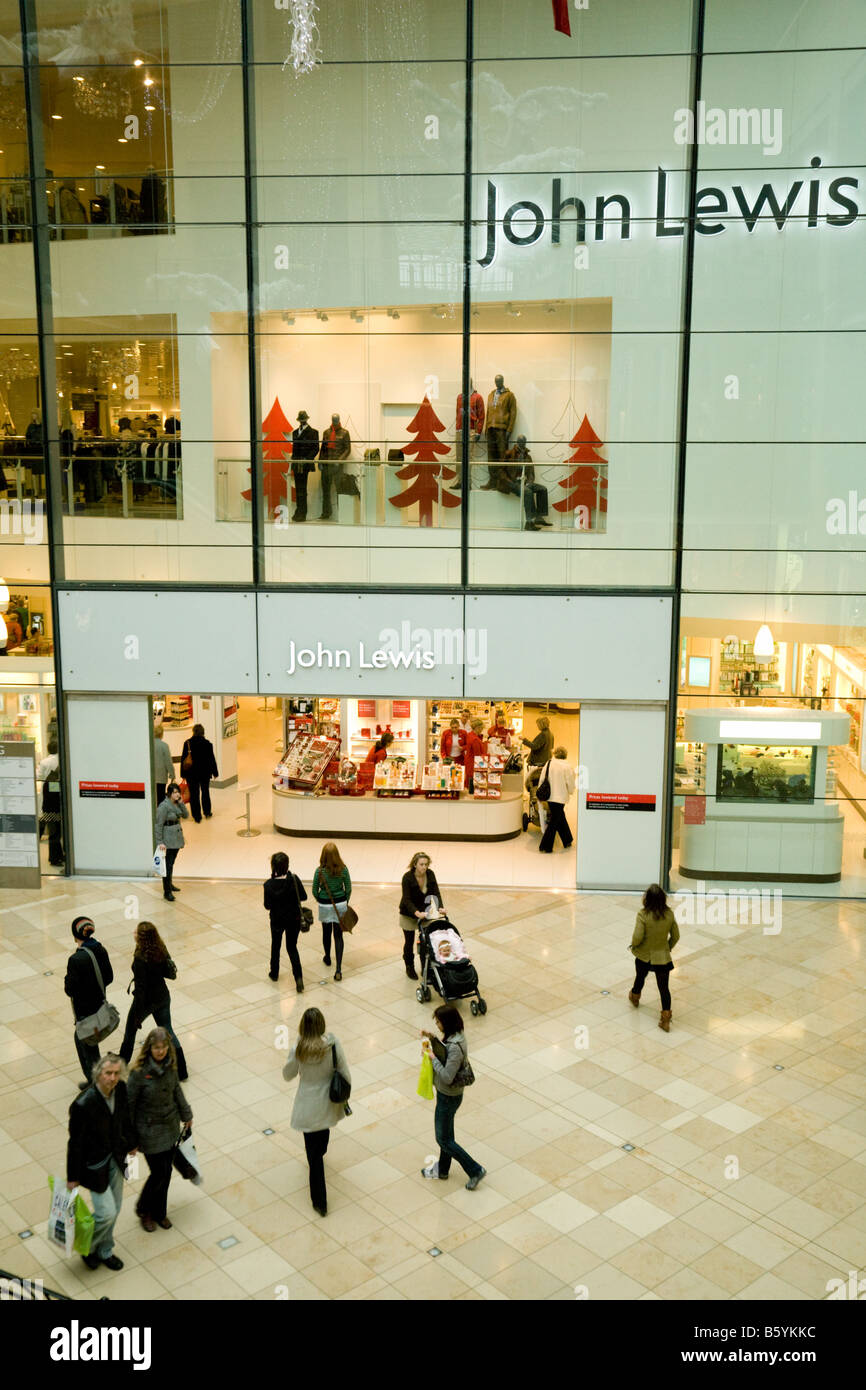 Shopping mall outside uk hi-res stock photography and images - Alamy