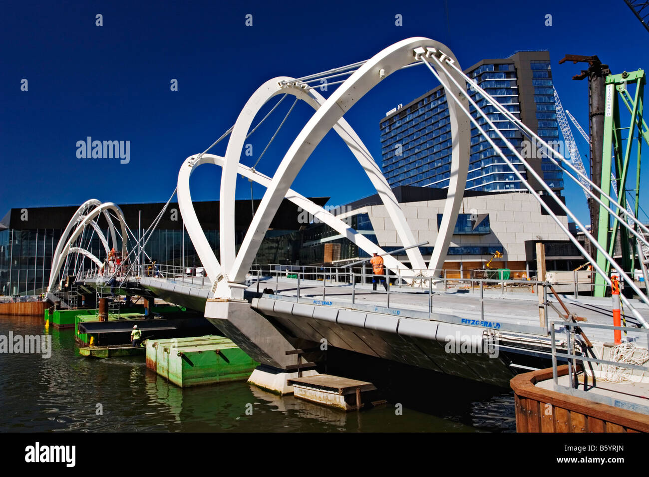 Construction / New Construction of a Pedestrian Bridge in Melbourne ...