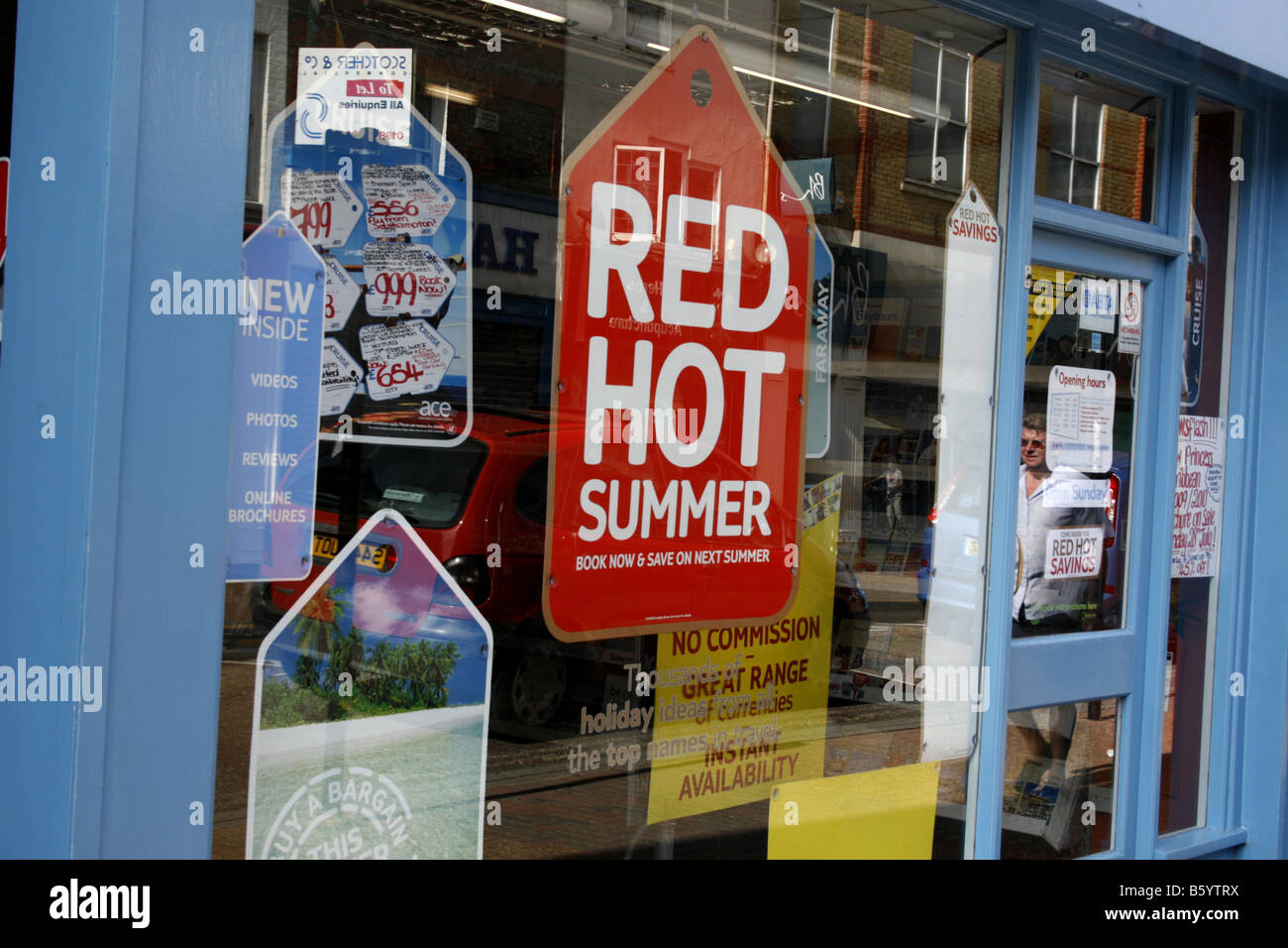 travel agency shop isle of wight uk 2008 Stock Photo - Alamy