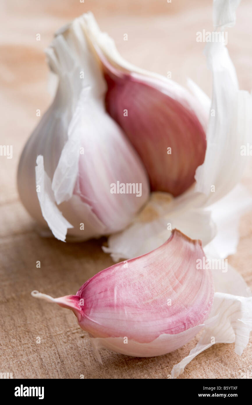 Single garlic clove hi-res stock photography and images - Alamy