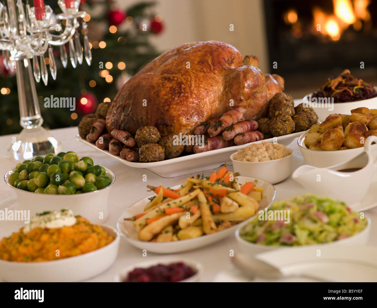 Christmas Roast Turkey with all the Trimmings Stock Photo - Alamy
