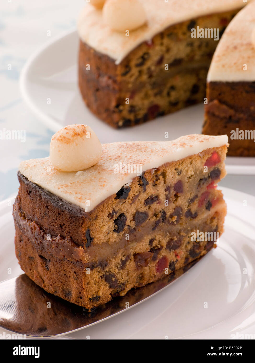 Simnel cake hi-res stock photography and images - Alamy