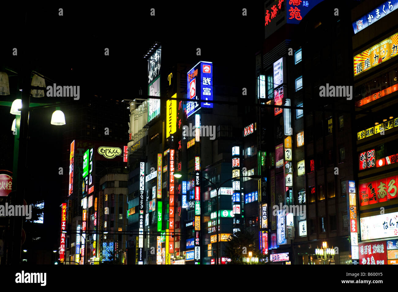 Neon signs in the streets of Shinjuku at night, Tokyo, Japan Stock ...
