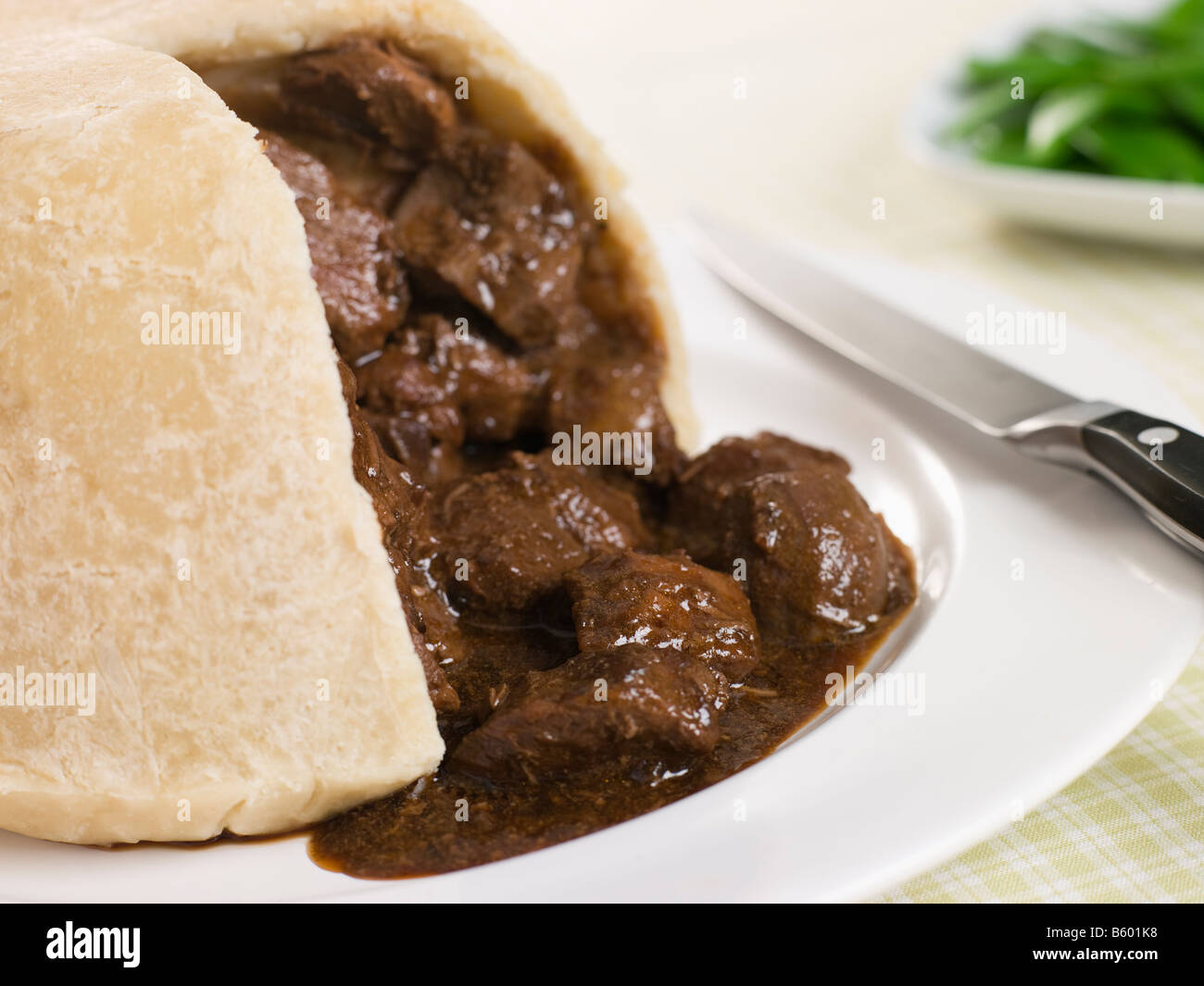 Steak and kidney steamed pudding hi-res stock photography and images ...