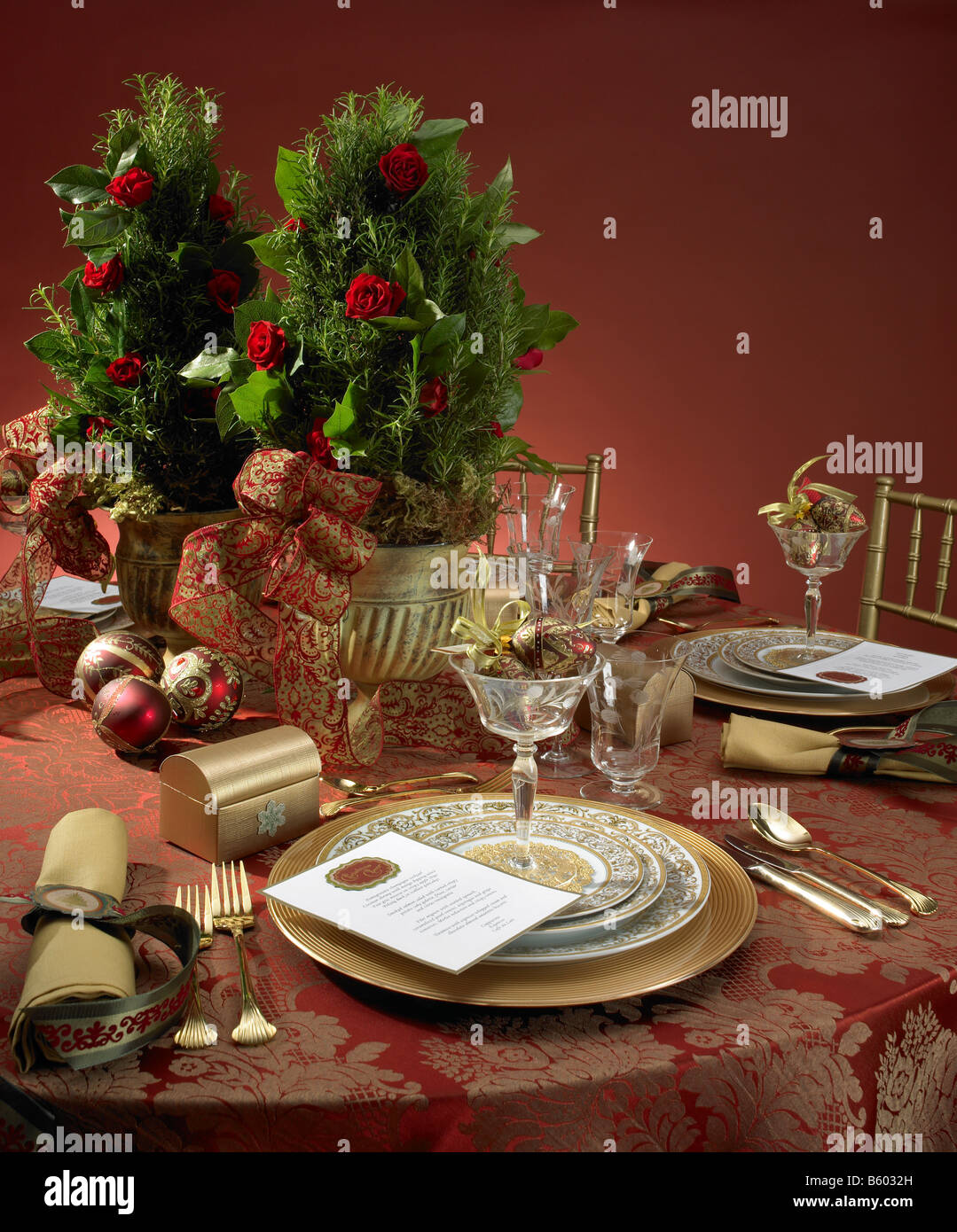 Holiday Table setting Stock Photo - Alamy