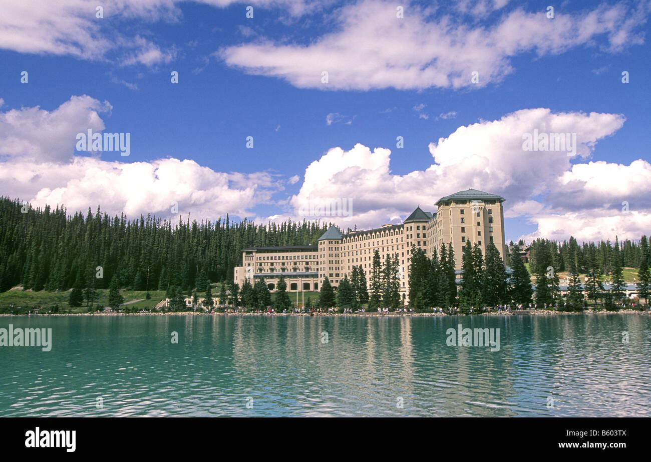 CANADA ALBERTA BANFF NATIONAL PARK A view of the famous Fairmont ...