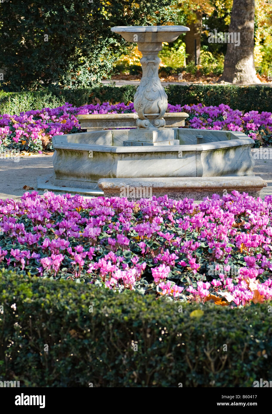 Flowers and Fountain at Park in Madrid Spain Stock Photo - Alamy