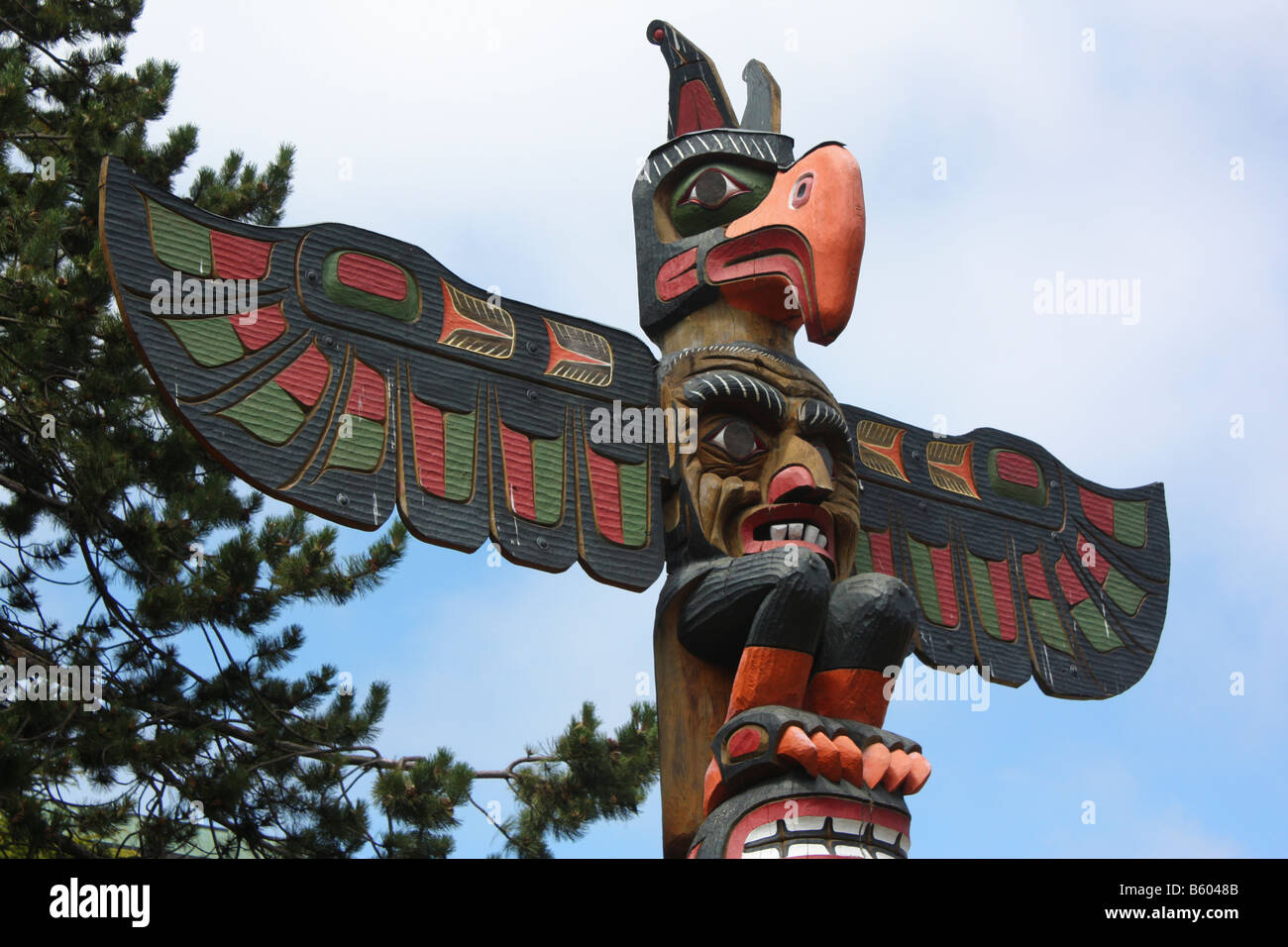 Totem poll hi-res stock photography and images - Alamy