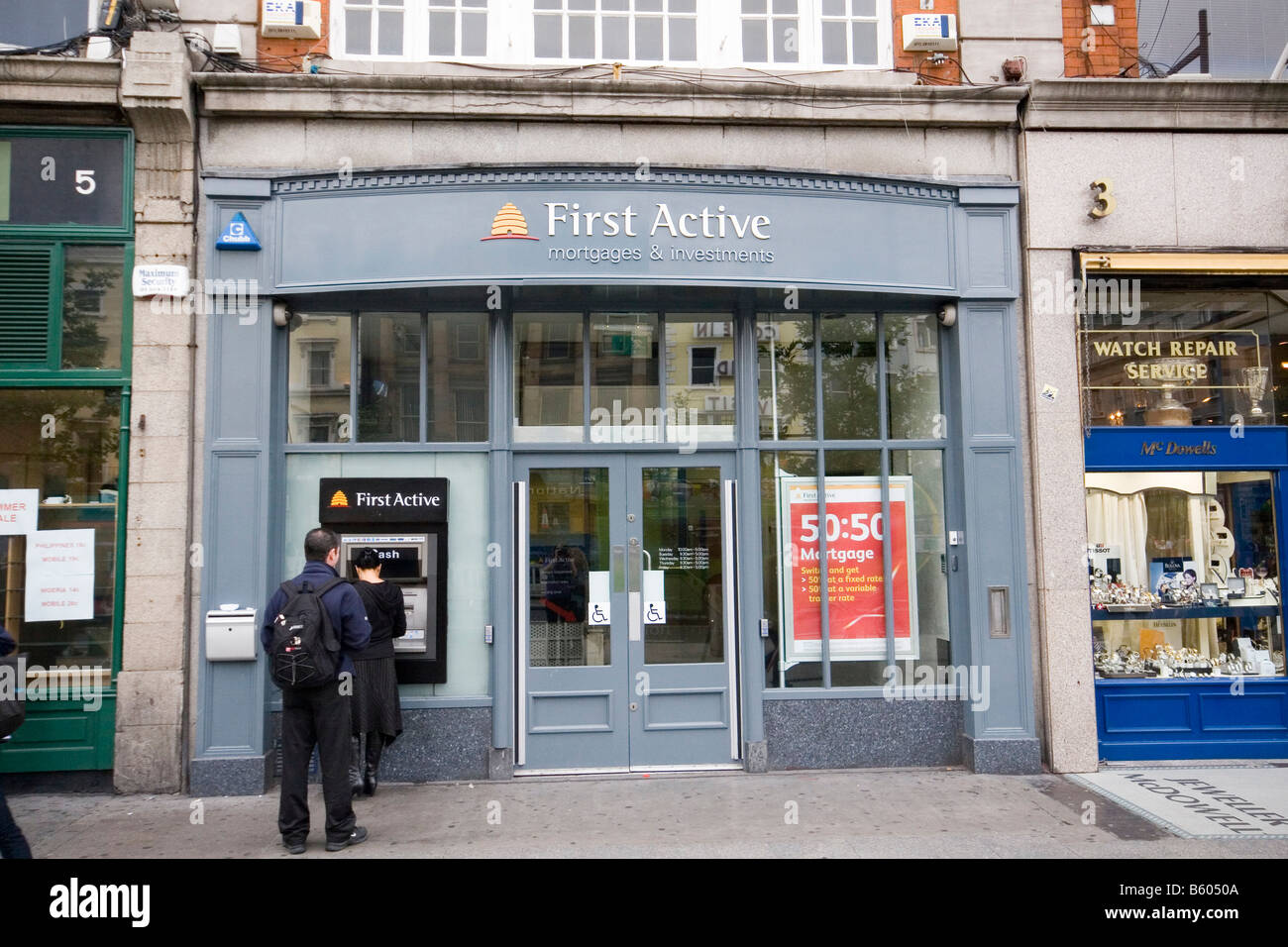 Bank of ireland atm hi-res stock photography and images - Alamy