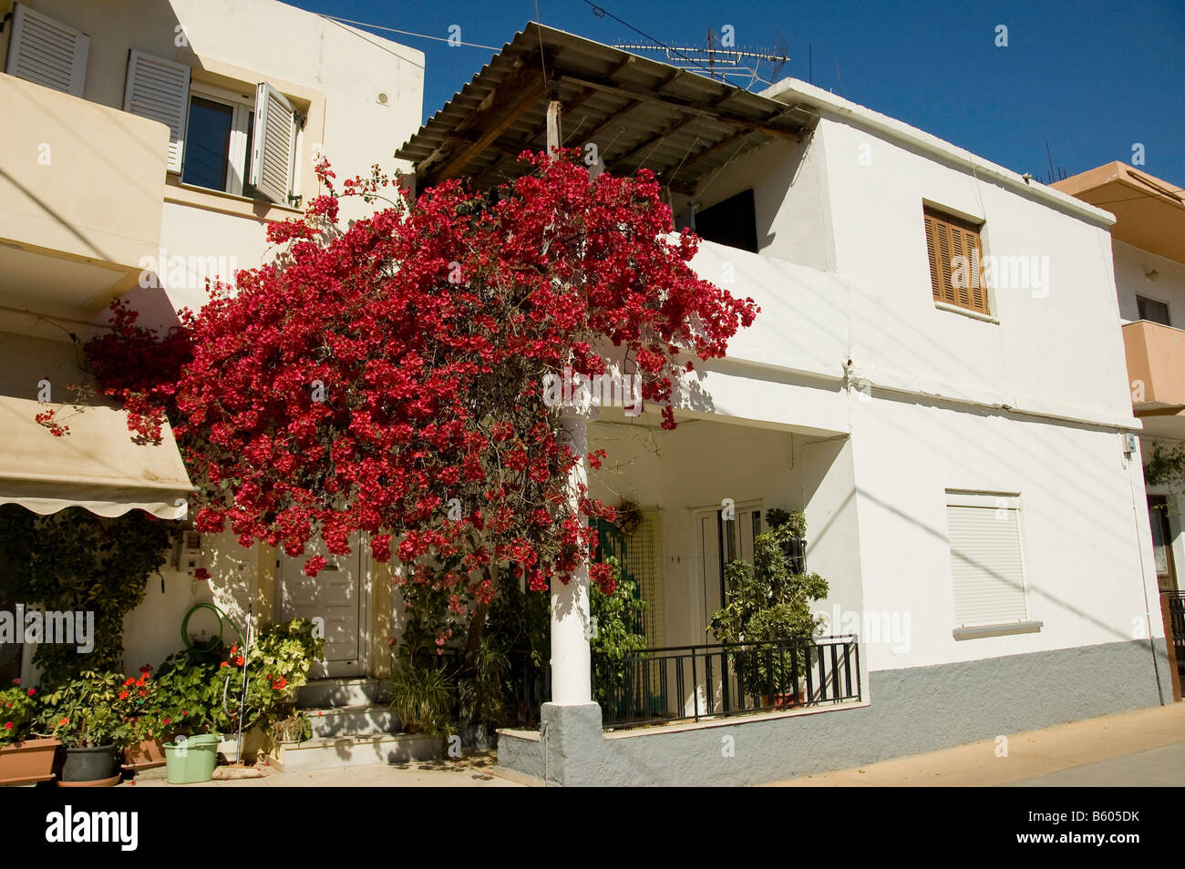 typical greek house Stock Photo - Alamy